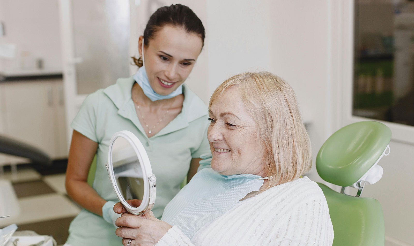 What to expect when wearing dentures for the first time | Staina House